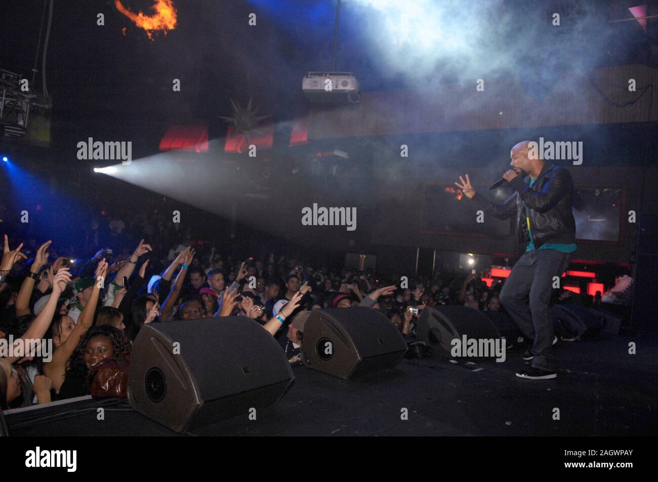 Concert rapper hi-res stock photography and images - Alamy