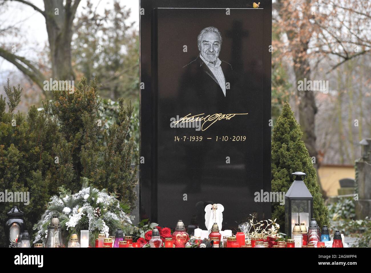 Prague, Czech Republic. 21st Dec, 2019. The grave of late Czech pop ...