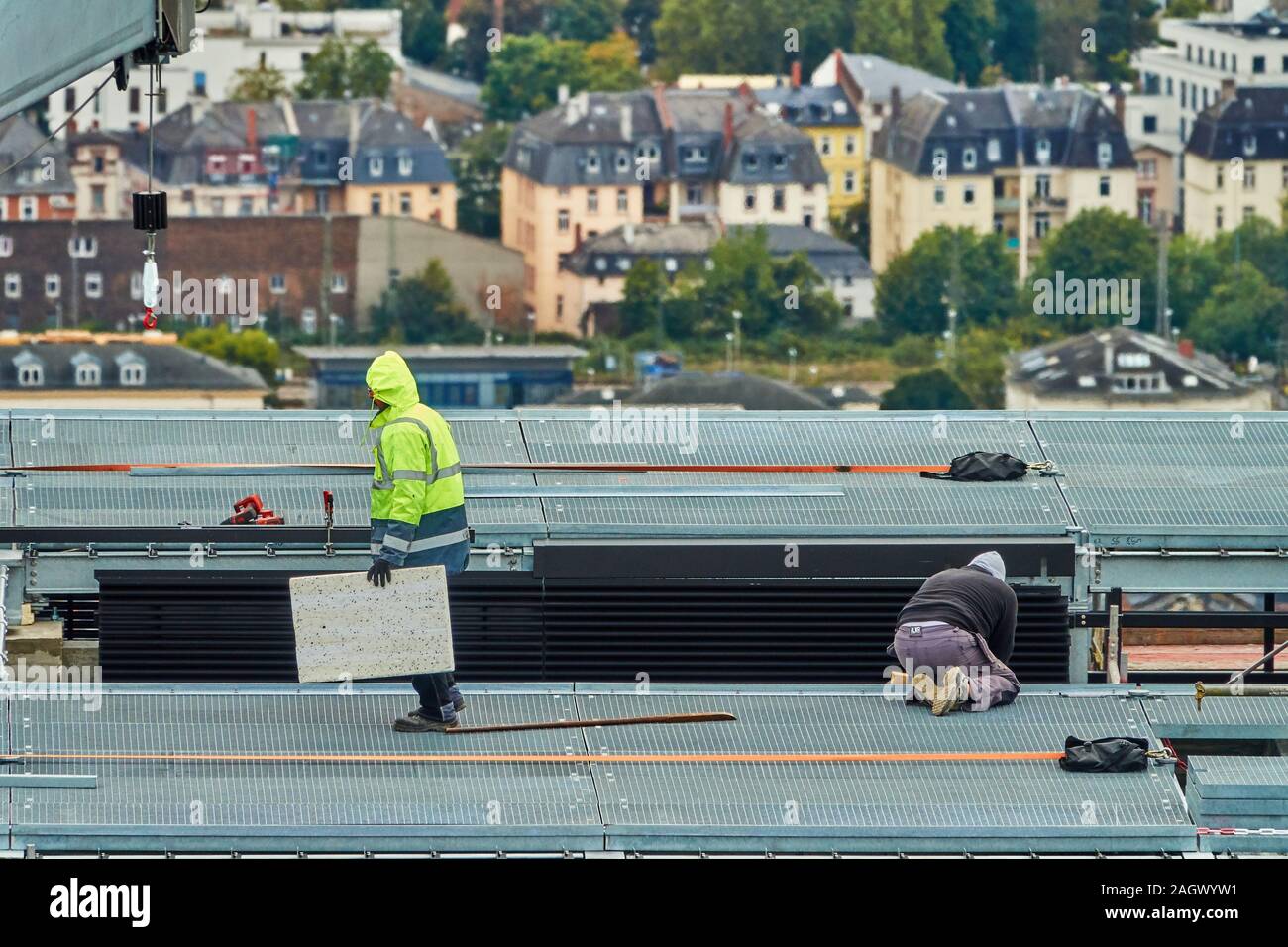 Skyscraper repair hi-res stock photography and images - Alamy
