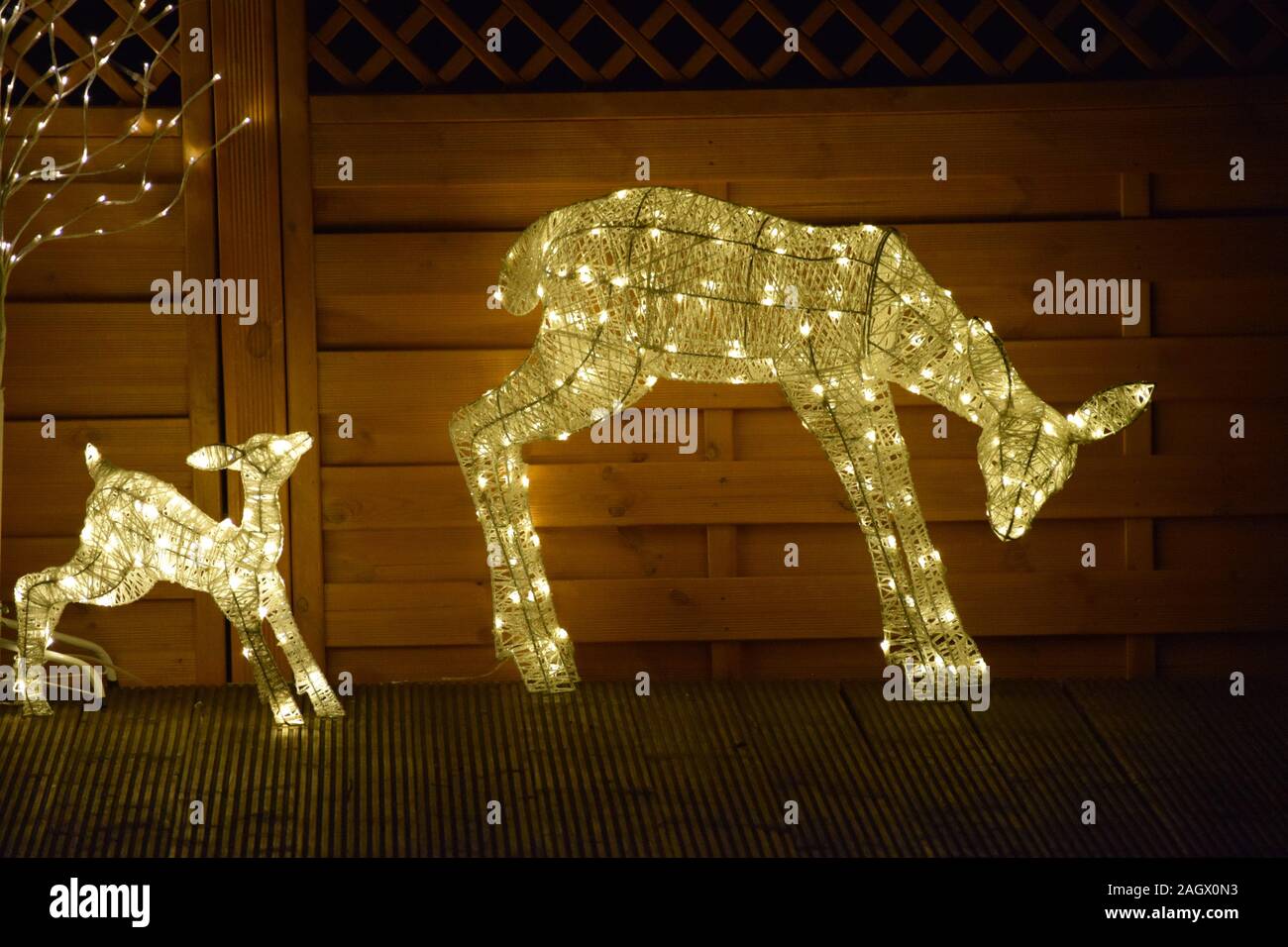 Illuminated wire hi-res stock photography and images - Alamy