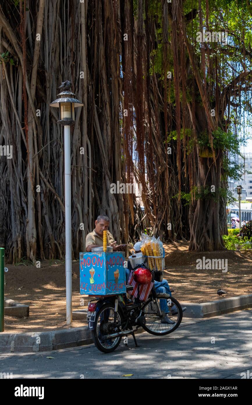 Ice Cream Salesman, Port Louis Park, Mauritius Stock Photo - Alamy