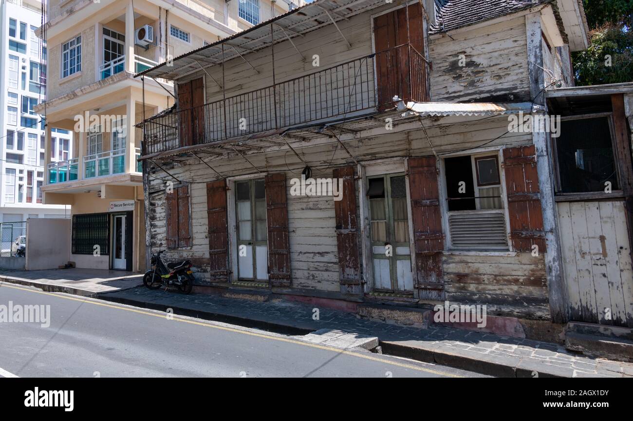 Broken buildings hi-res stock photography and images - Alamy
