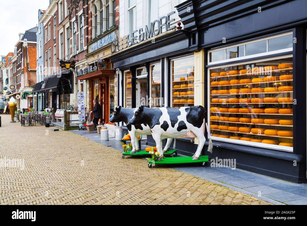 Dairy cow statue hi-res stock photography and images - Alamy