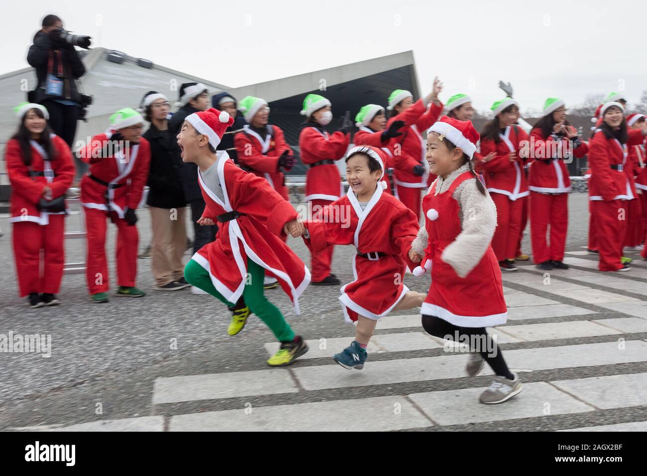 The great santa run in tokyo hi-res stock photography and images - Alamy