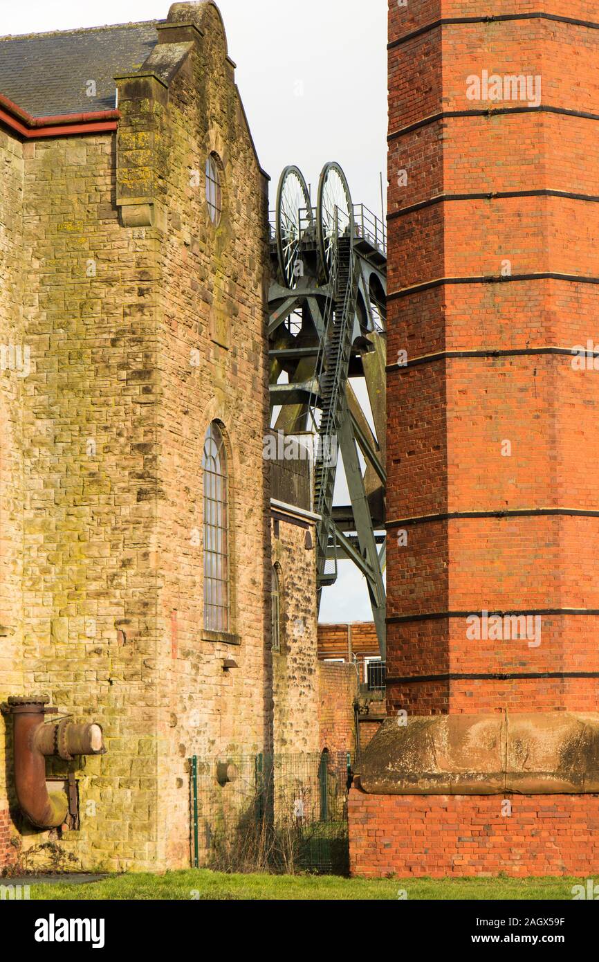 Mine pit head hi-res stock photography and images - Alamy