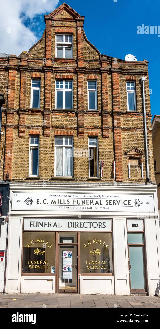 Independent funeral service hi-res stock photography and images - Alamy