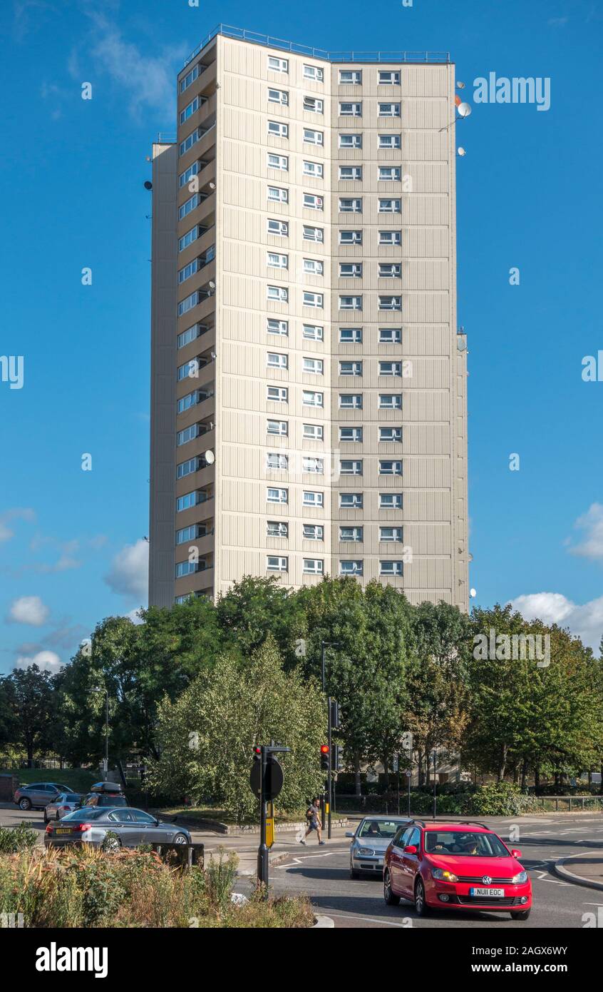 Tower block of flats apartments hi-res stock photography and images - Alamy