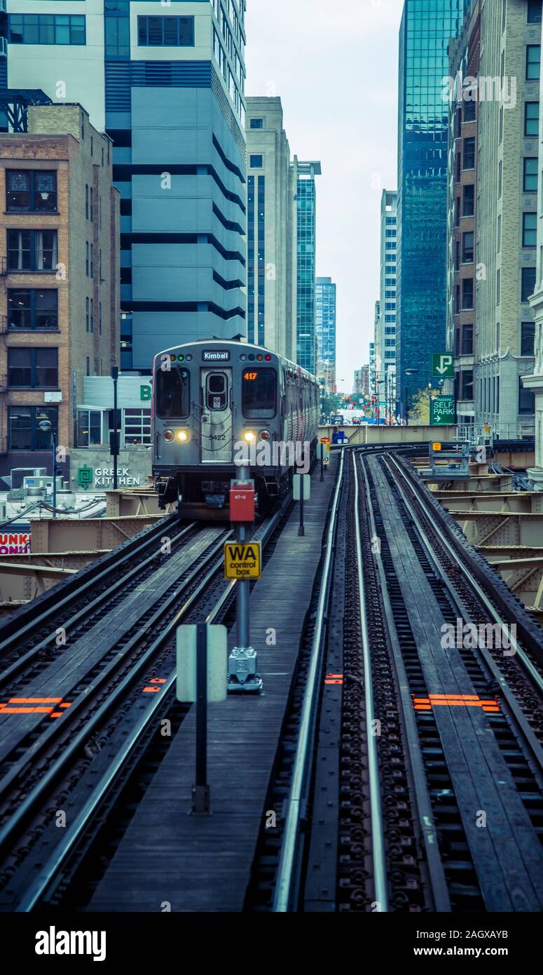 L train chicago hi-res stock photography and images - Alamy