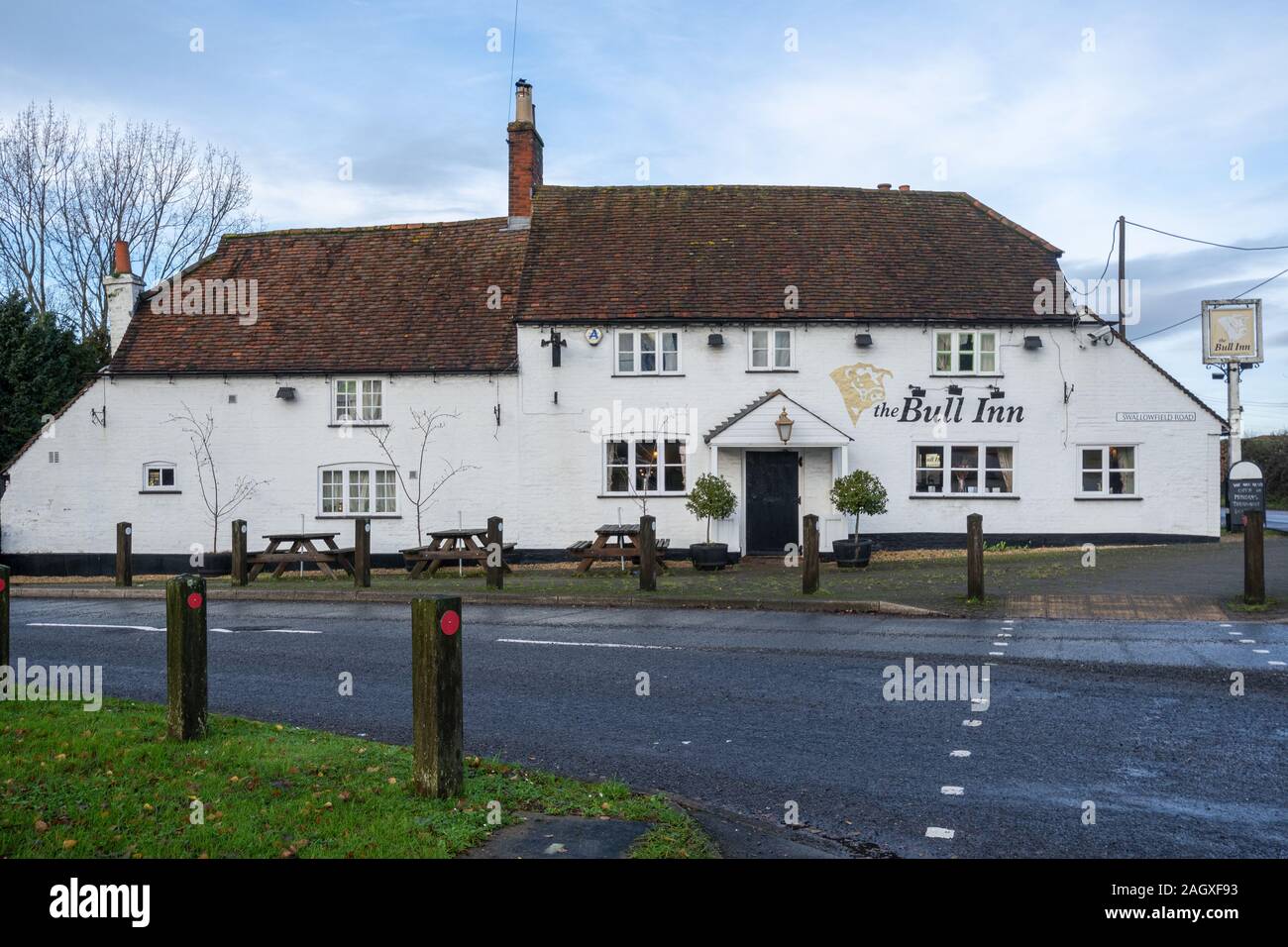 The Bull Inn at Arborfield Cross, Berkshire, England, UK Stock Photo ...
