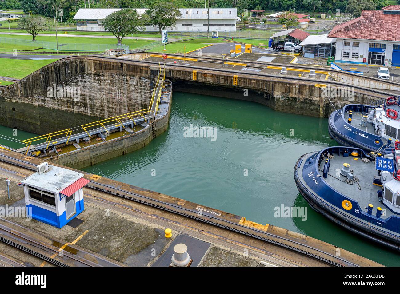 entering the Panama Canal Stock Photo - Alamy