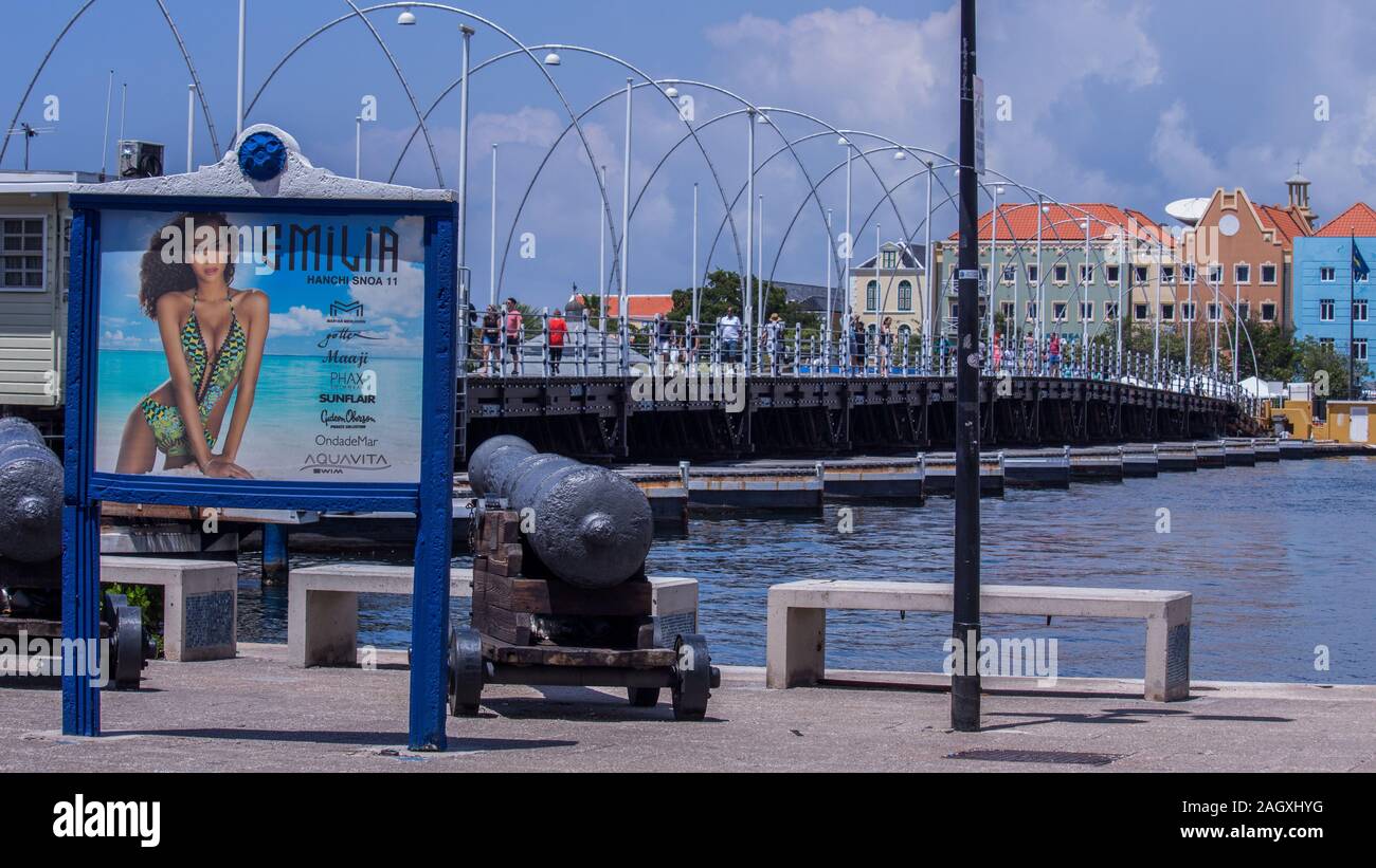 View on floating Queen Emma Bridge in Willemstad, Curacao Stock Photo ...