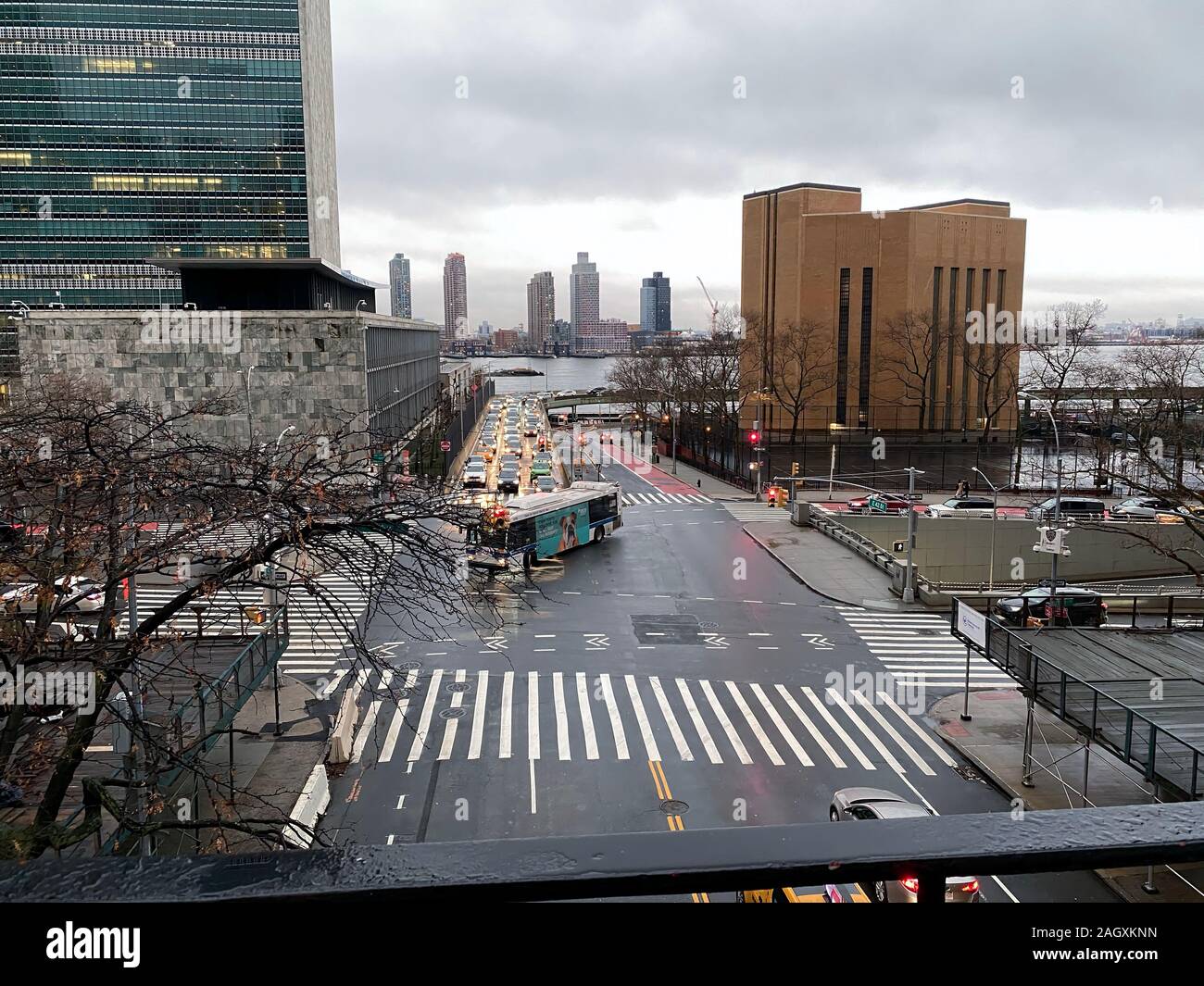 Tudor city overpass hi-res stock photography and images - Alamy