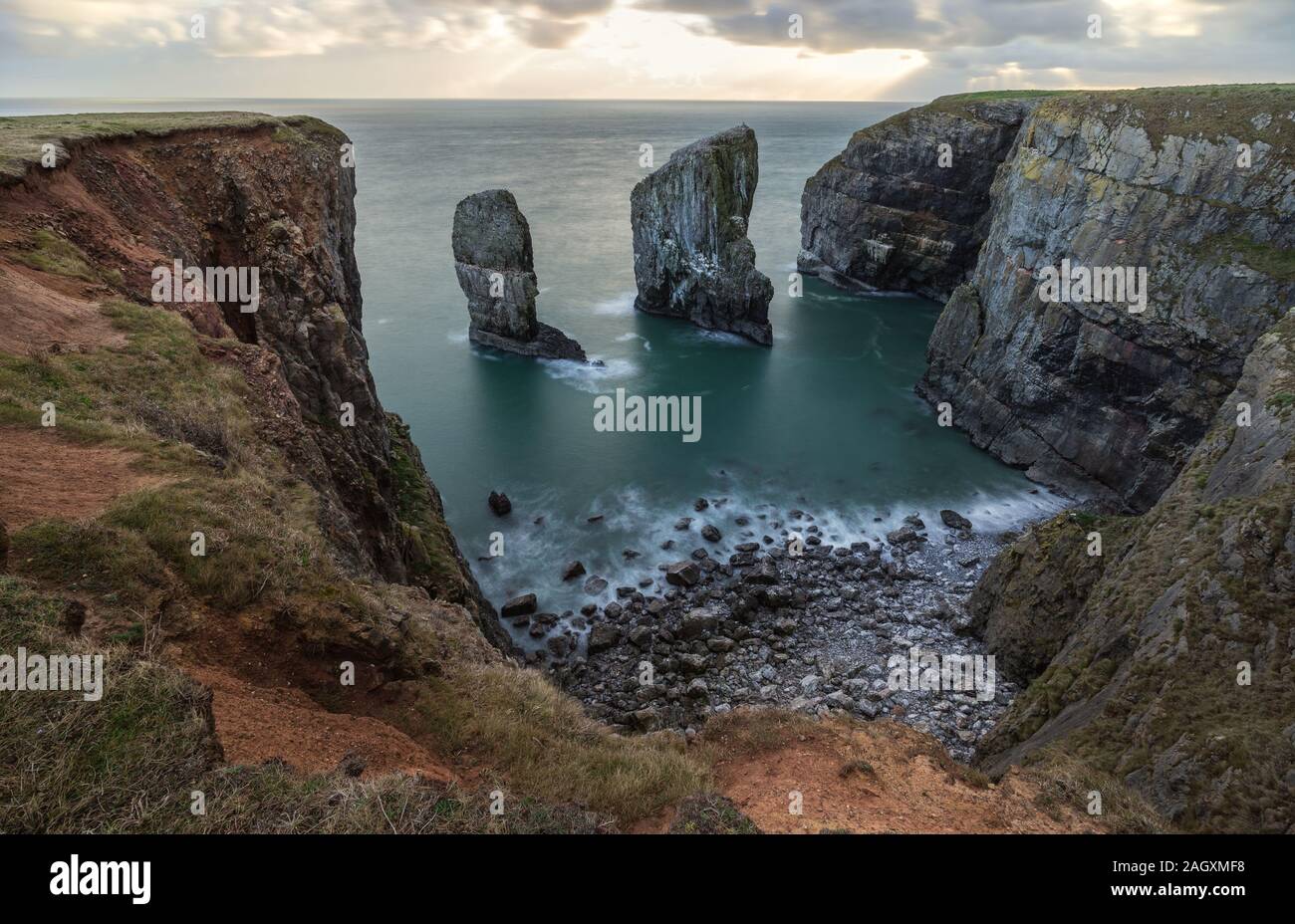 Stack rocks, sea cliffs on Pembrokeshire coast Stock Photo - Alamy