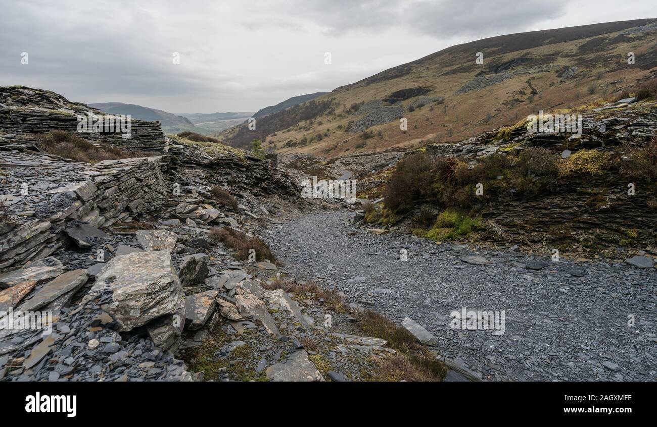 Path through slate quarry, Snowdonia Stock Photo - Alamy