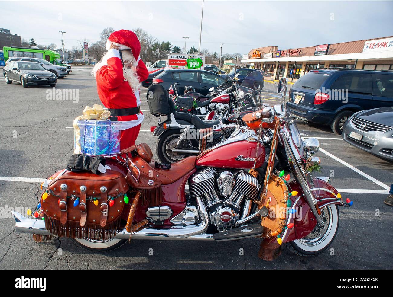 Indian motorcycle ride children hi-res stock photography and images - Alamy