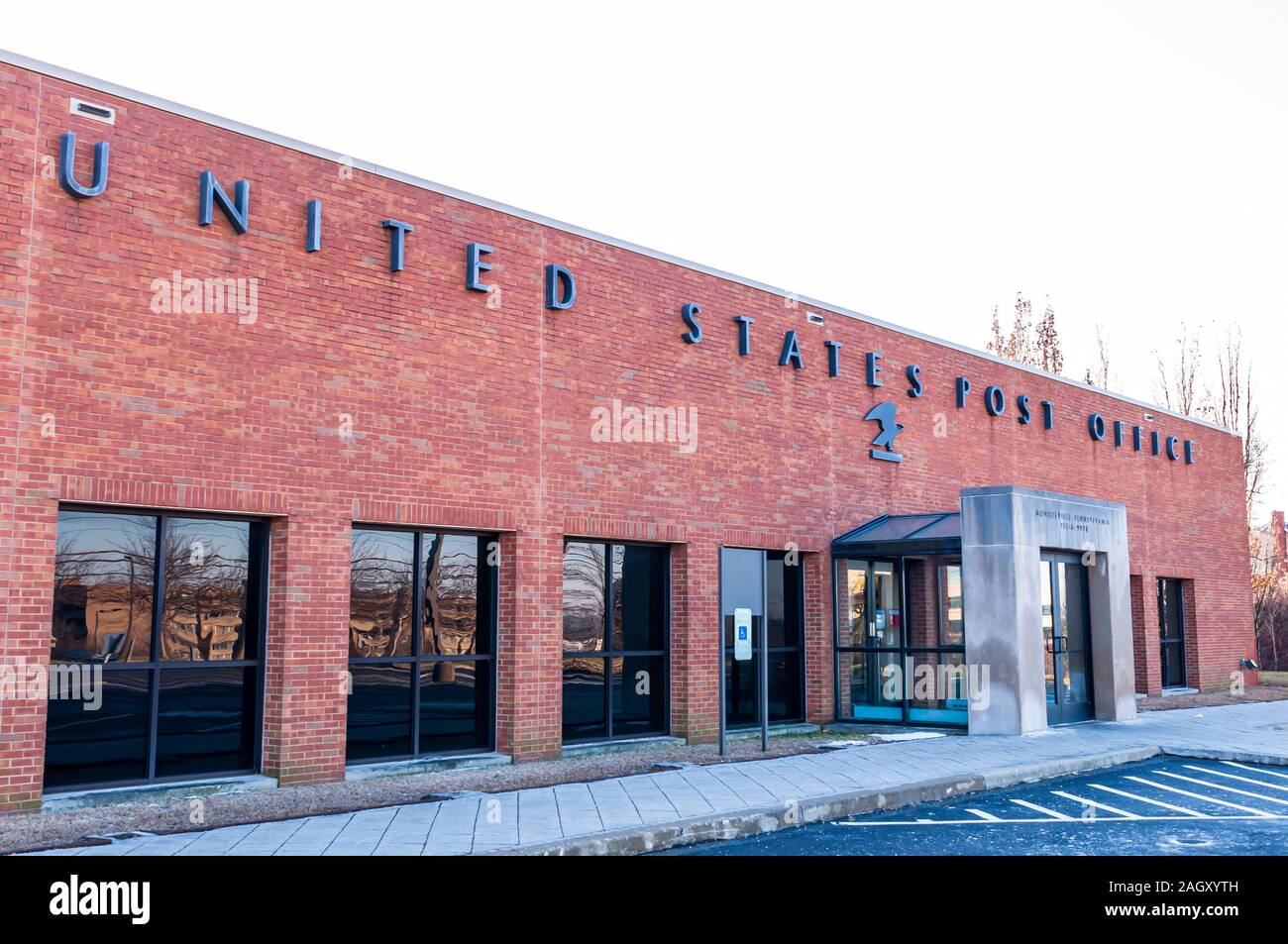 Us postal service building High Resolution Stock Photography and Images ...