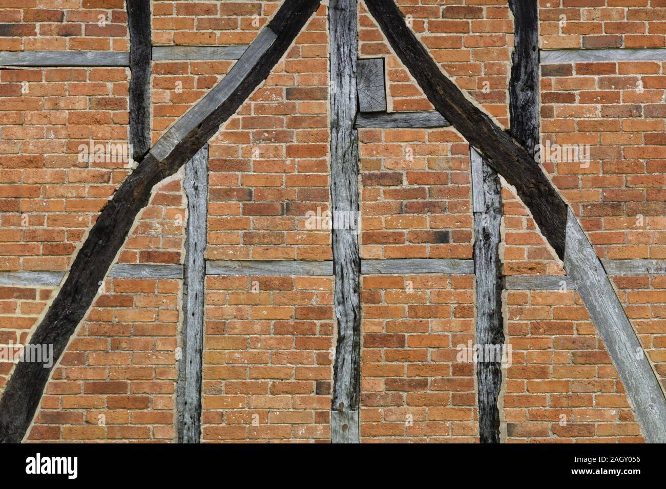 Wooden beams running through red brick hi-res stock photography and ...