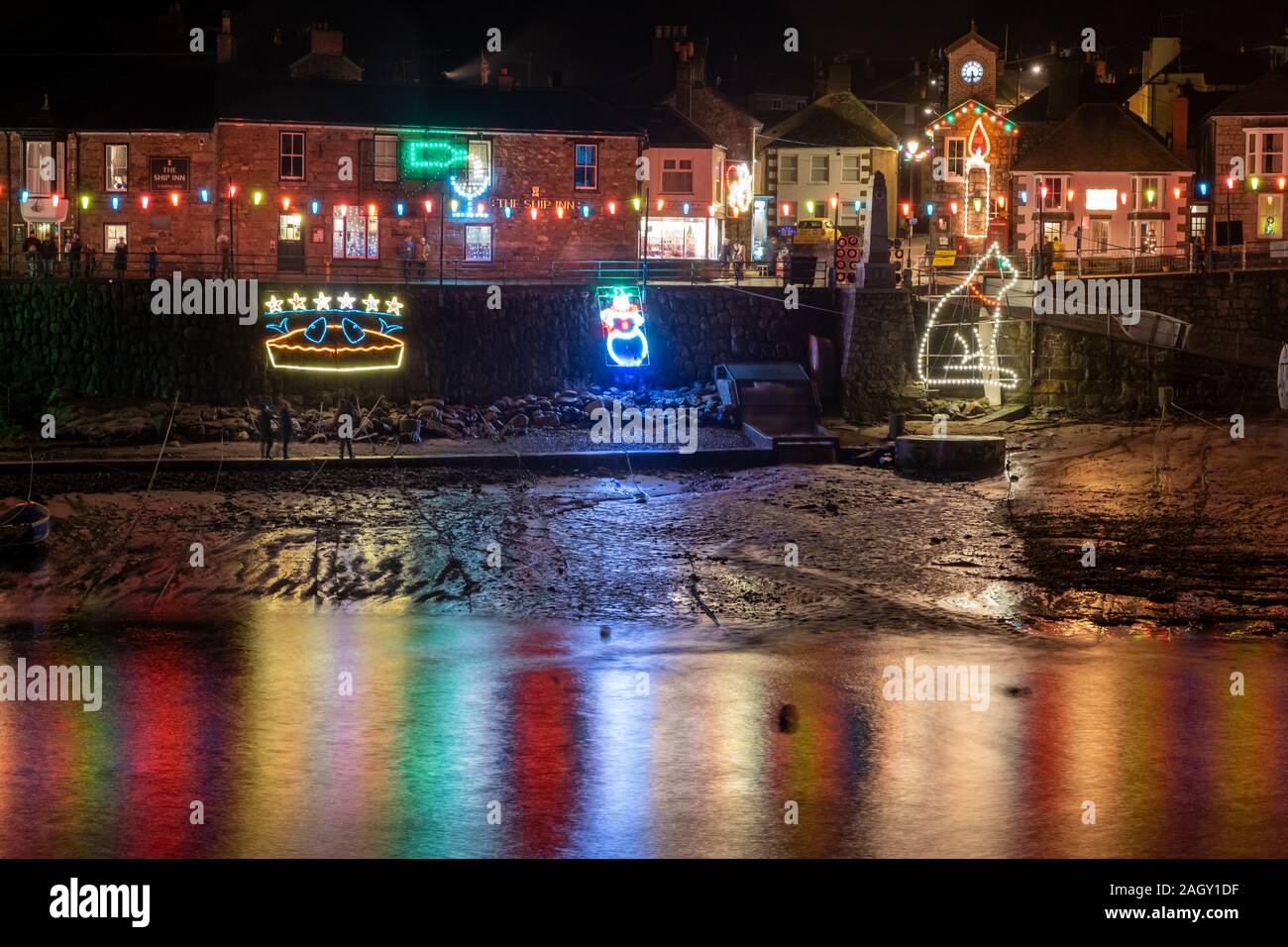 Mousehole, Devon/UK- December 21 2019: Nightshot of traditional ...