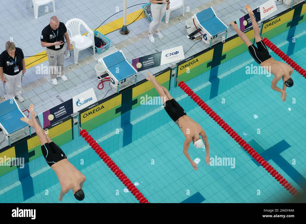 Start of the 1500m men hi-res stock photography and images - Alamy