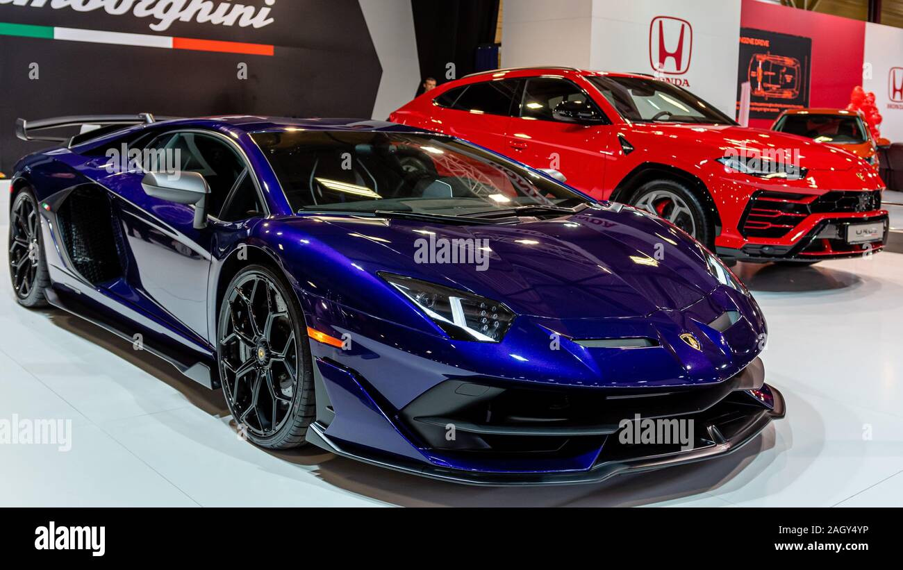 Lamborghini urus 2019 cars hi-res stock photography and images - Alamy