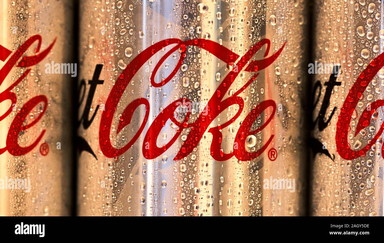 Coca Cola drinks can covered in water droplets Stock Photo - Alamy