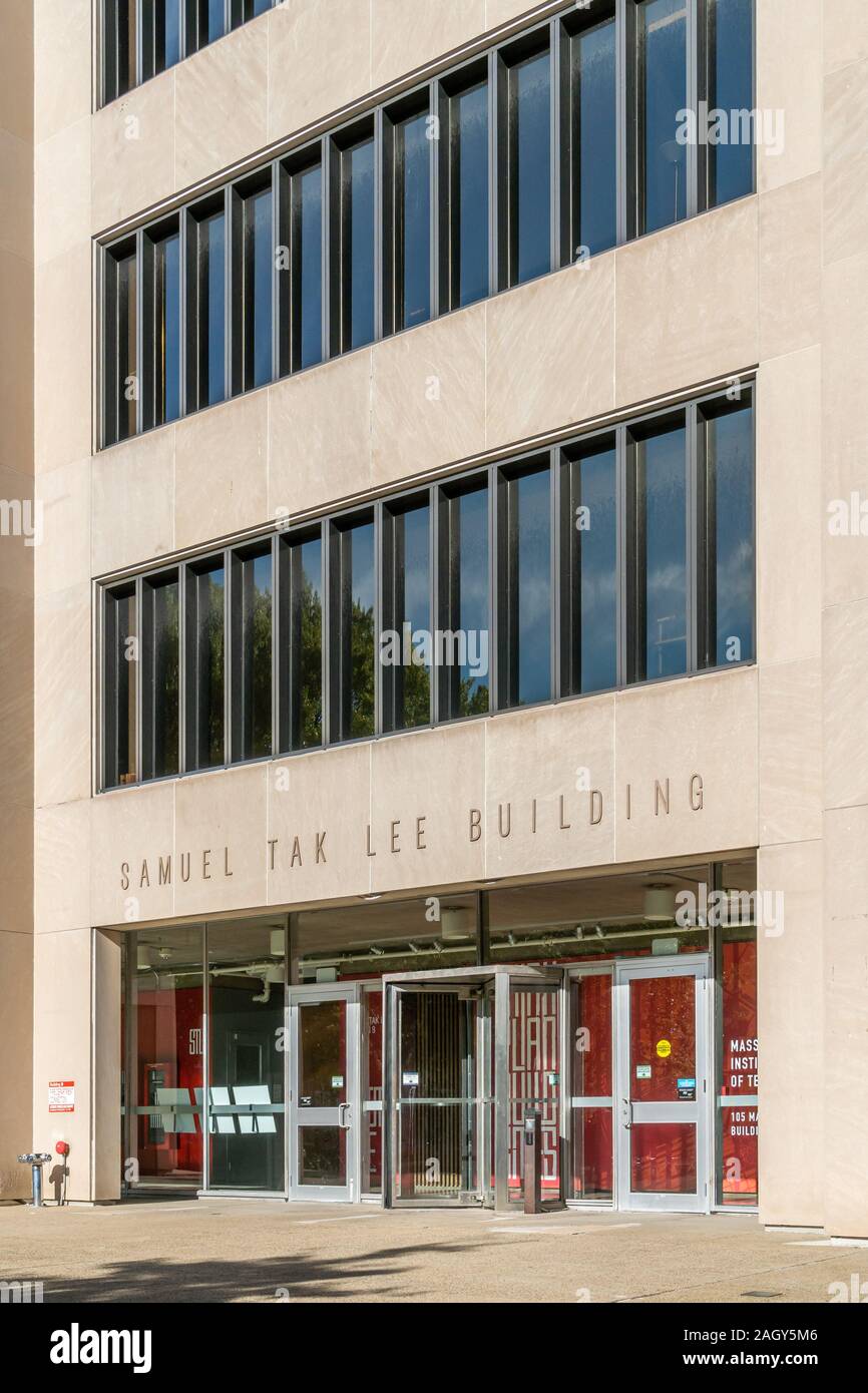 CAMBRIDGE, MA/USA - SEPTEMBER 29, 2019: Samuel Tak Lee Building on the ...