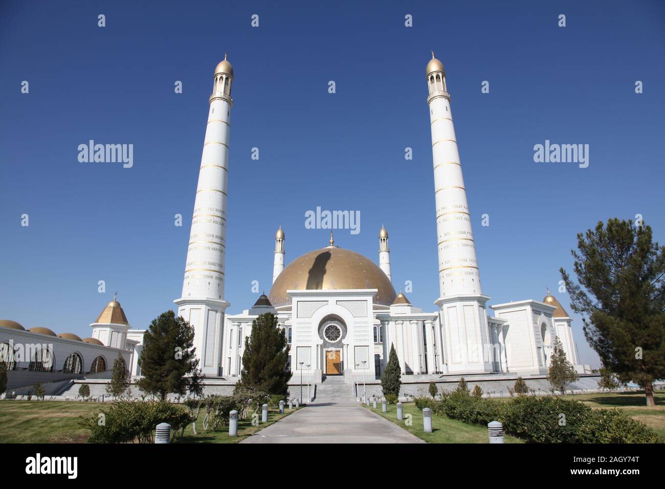 Türkmenbaşy Ruhy Mosque inTurkmenia Ashgabat Stock Photo - Alamy