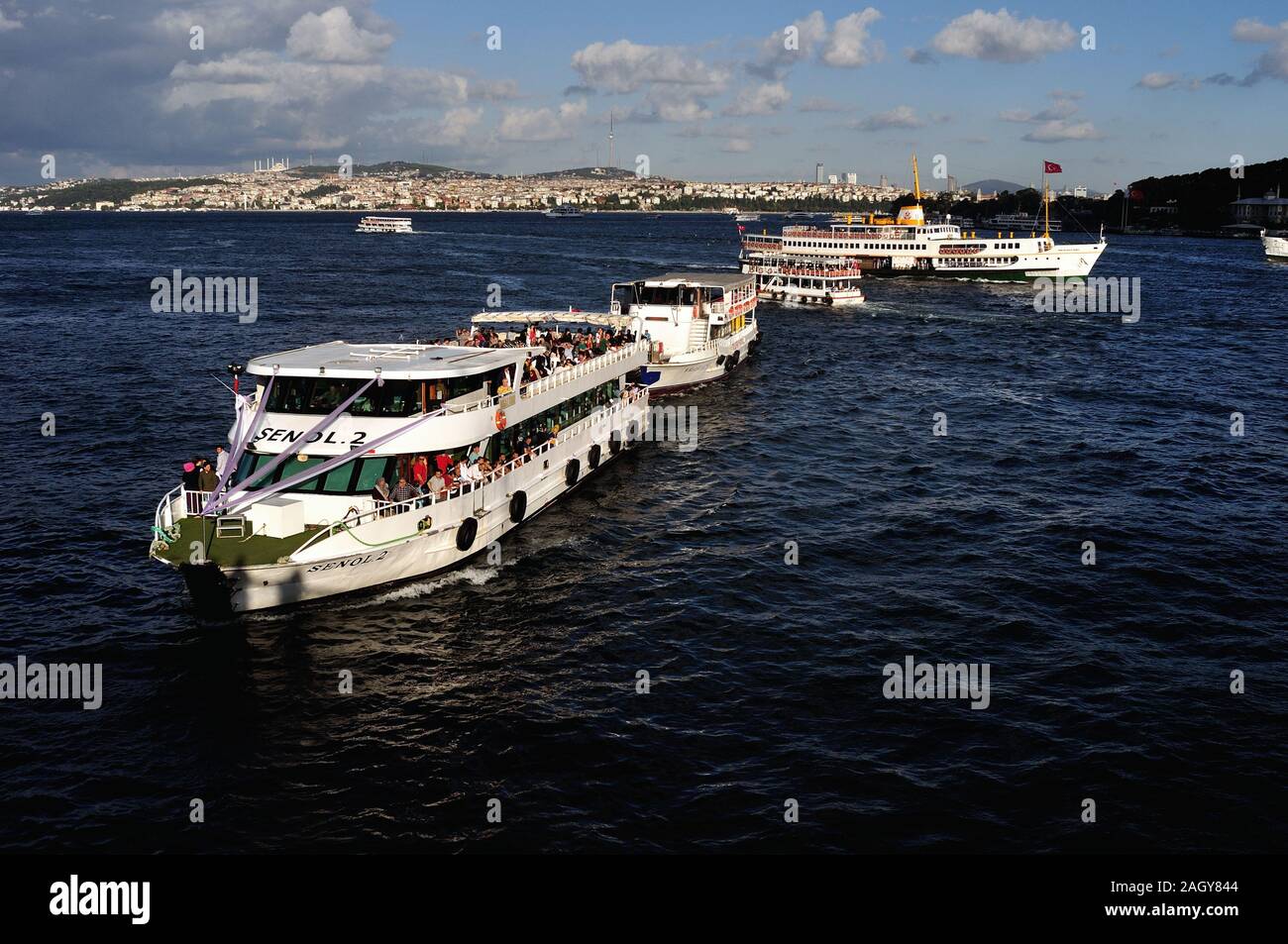Ferry estambul hi-res stock photography and images - Alamy