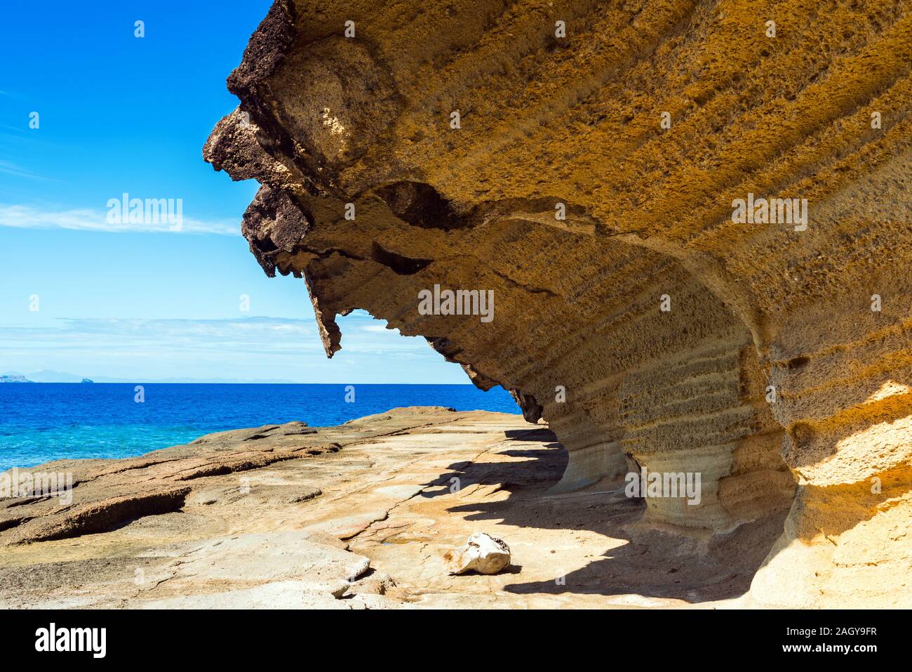 Beautiful calm ocean fiji island hi-res stock photography and images ...