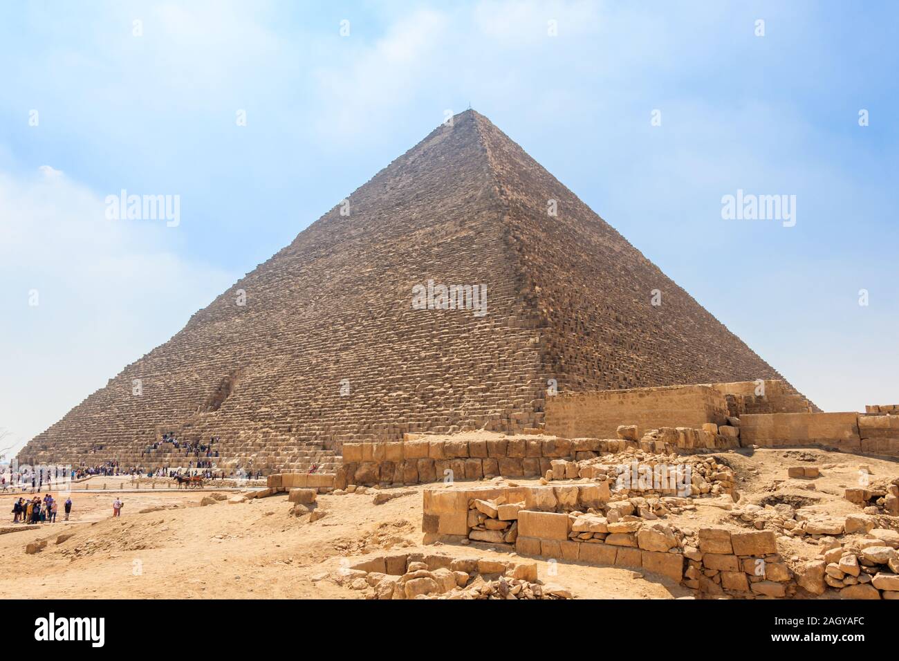 The ancient Egyptian Pyramid of Khufu with ruins, tombs and monuments ...