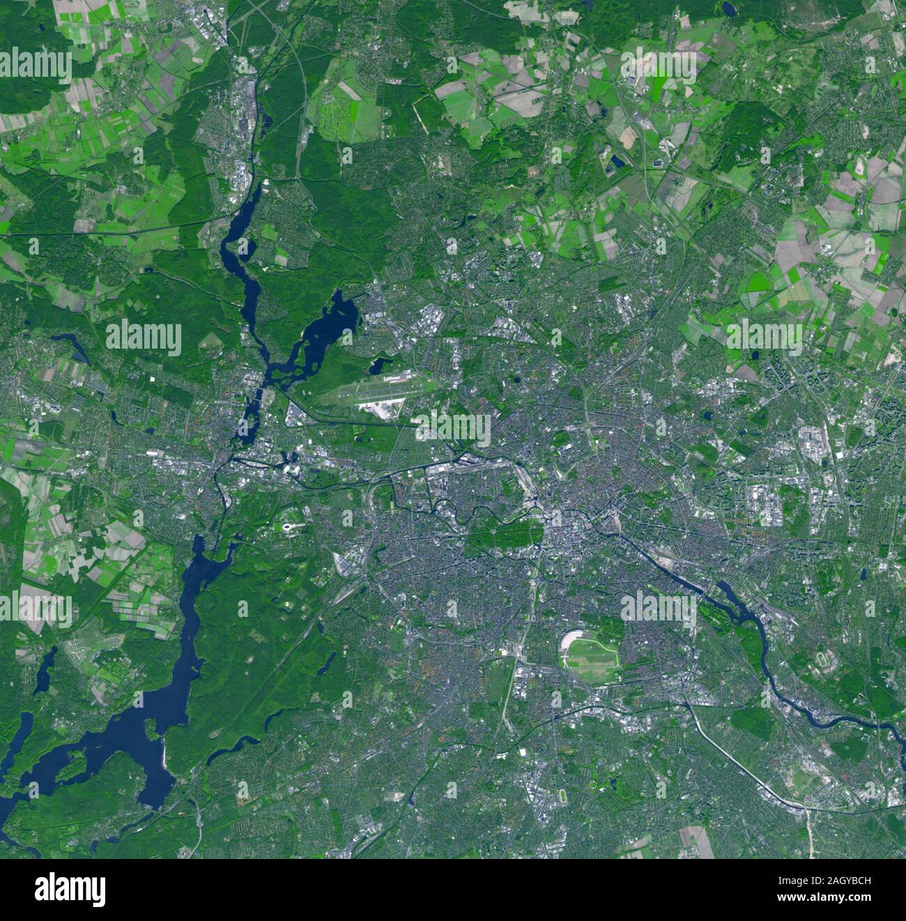 Colour satellite image berlin hi-res stock photography and images - Alamy