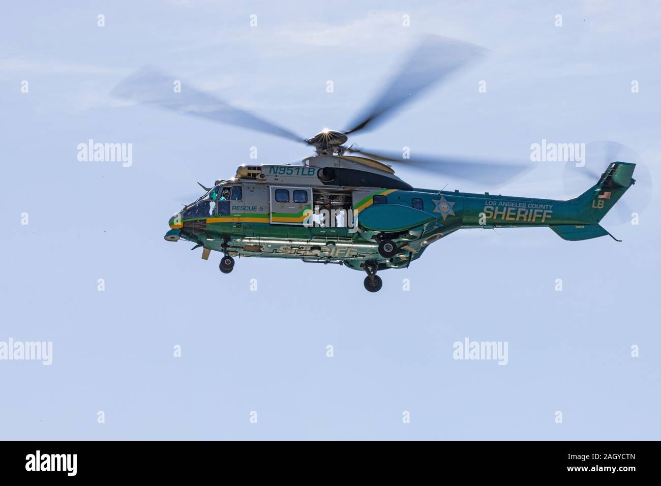 Helicopter police california hi-res stock photography and images - Alamy