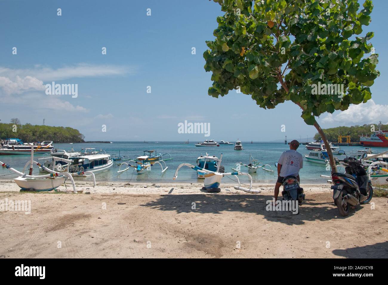 Human motor boats hi-res stock photography and images - Alamy