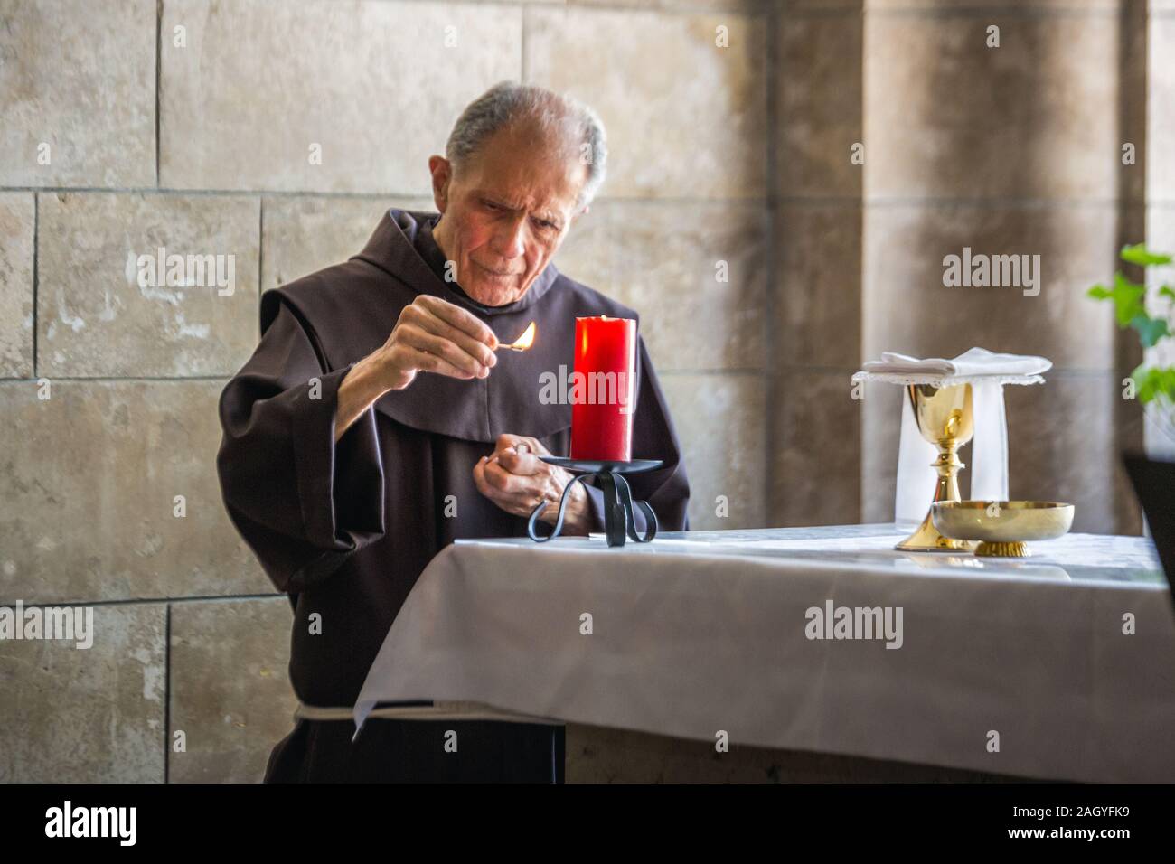 Synagogue jewish priest hi-res stock photography and images - Alamy
