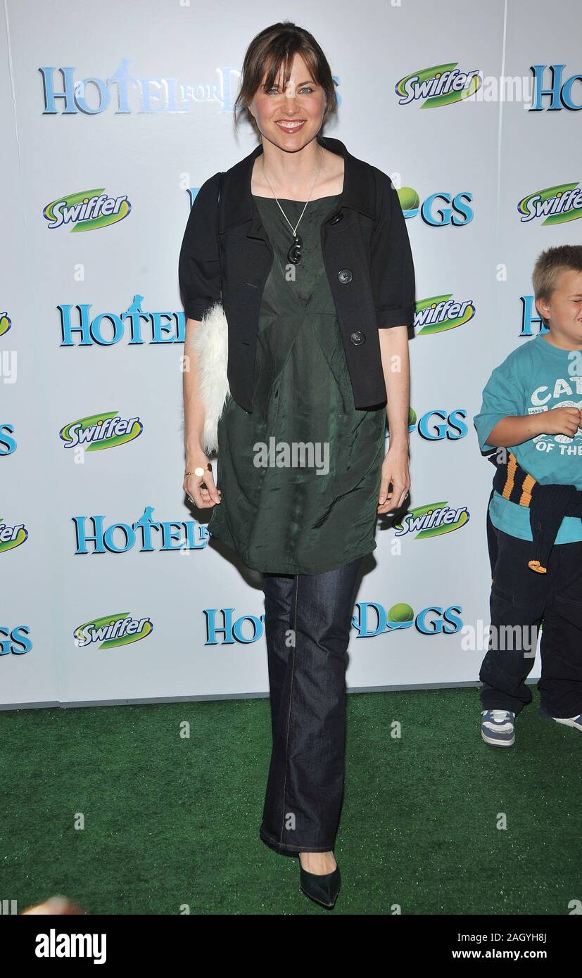 Lucy Lawless - Hotel For Dogs Premiere at the Grove Theatre In Los ...