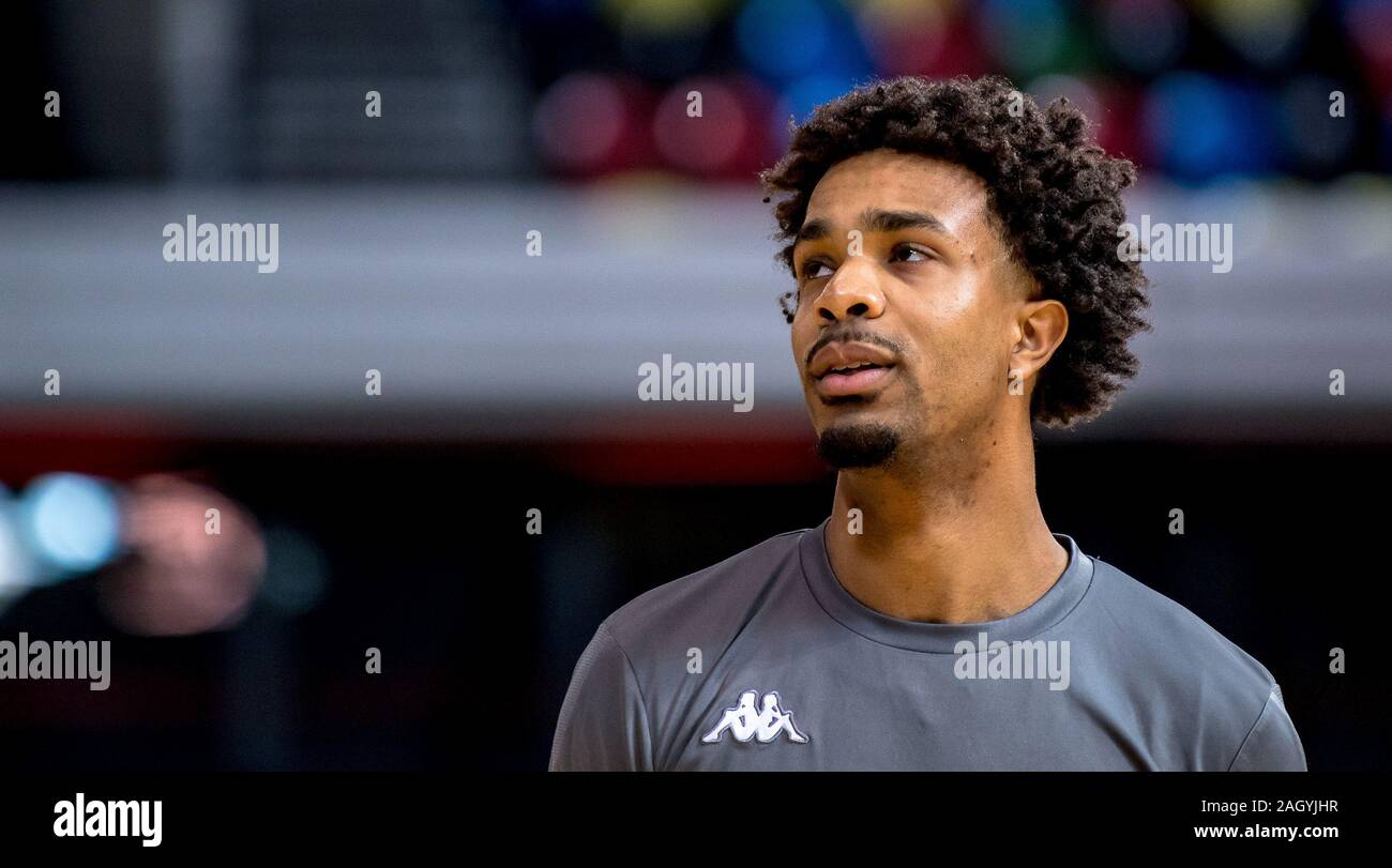 B braun sheffield sharks hi-res stock photography and images - Alamy
