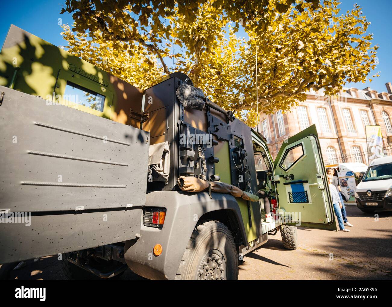 Rear view of army truck hi-res stock photography and images - Alamy