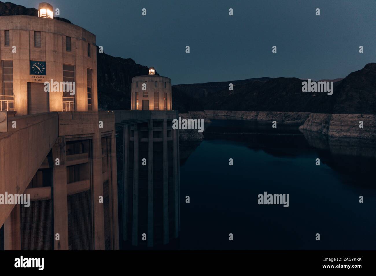 Hoover dam at night hi-res stock photography and images - Alamy