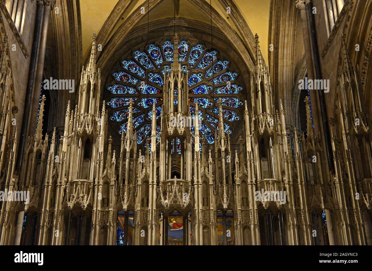 The Neville screen behind the altar in Durham cathedral, UK Stock Photo ...