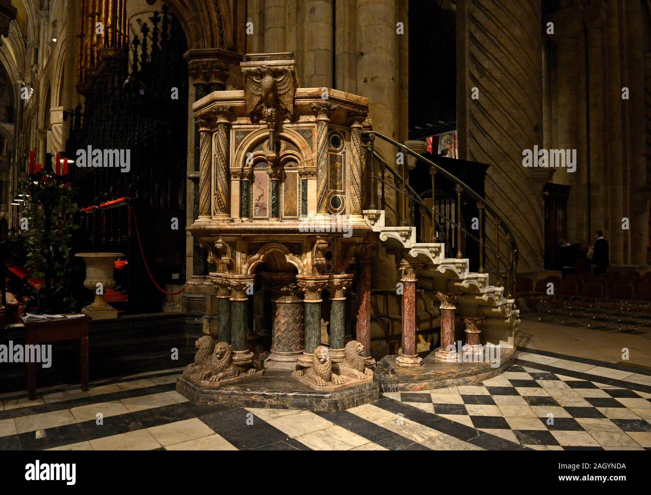 Durham cathedral interior hi-res stock photography and images - Alamy