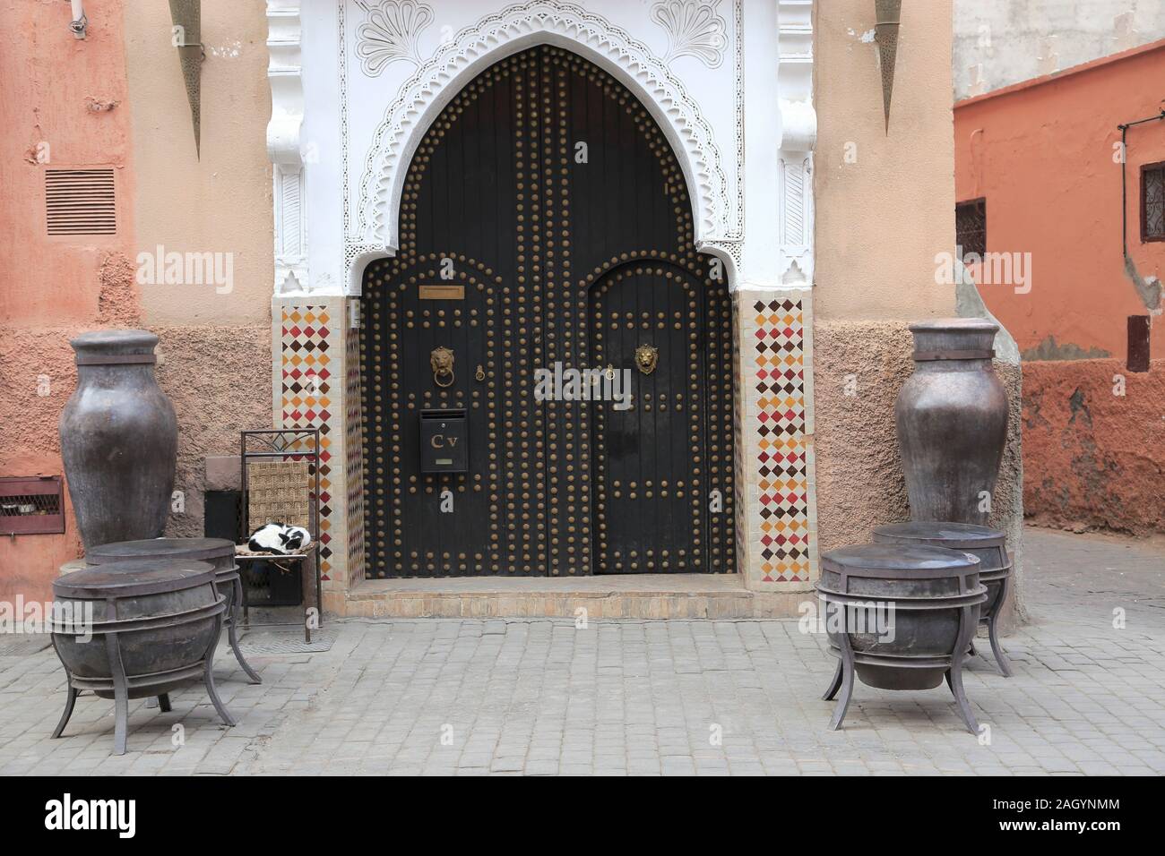 Marrakech old medina daytime hi-res stock photography and images - Alamy