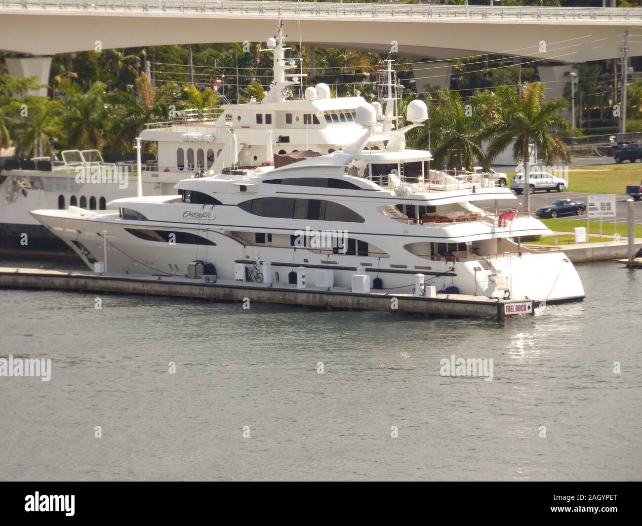 Cakewalk yacht Fort Lauderdale Stock Photo - Alamy
