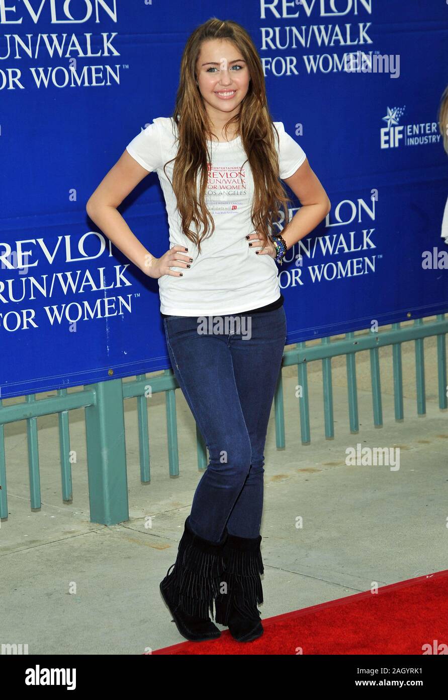 Miley Cyrus -. Revlon Run / Walk for Women to Benefit the EIF at the ...