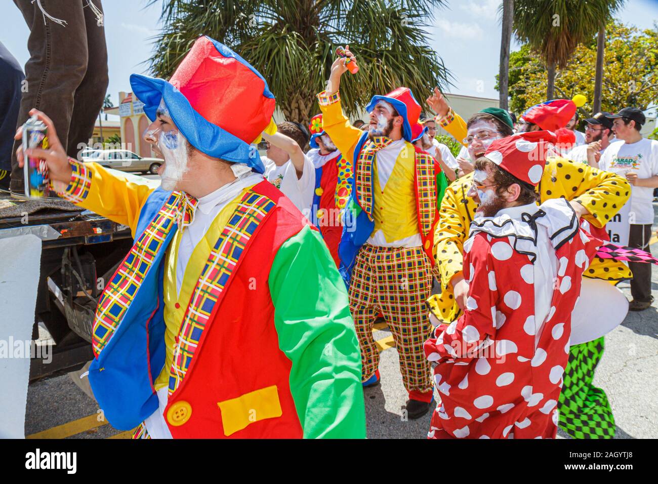 Group of clowns making each other hi-res stock photography and images ...