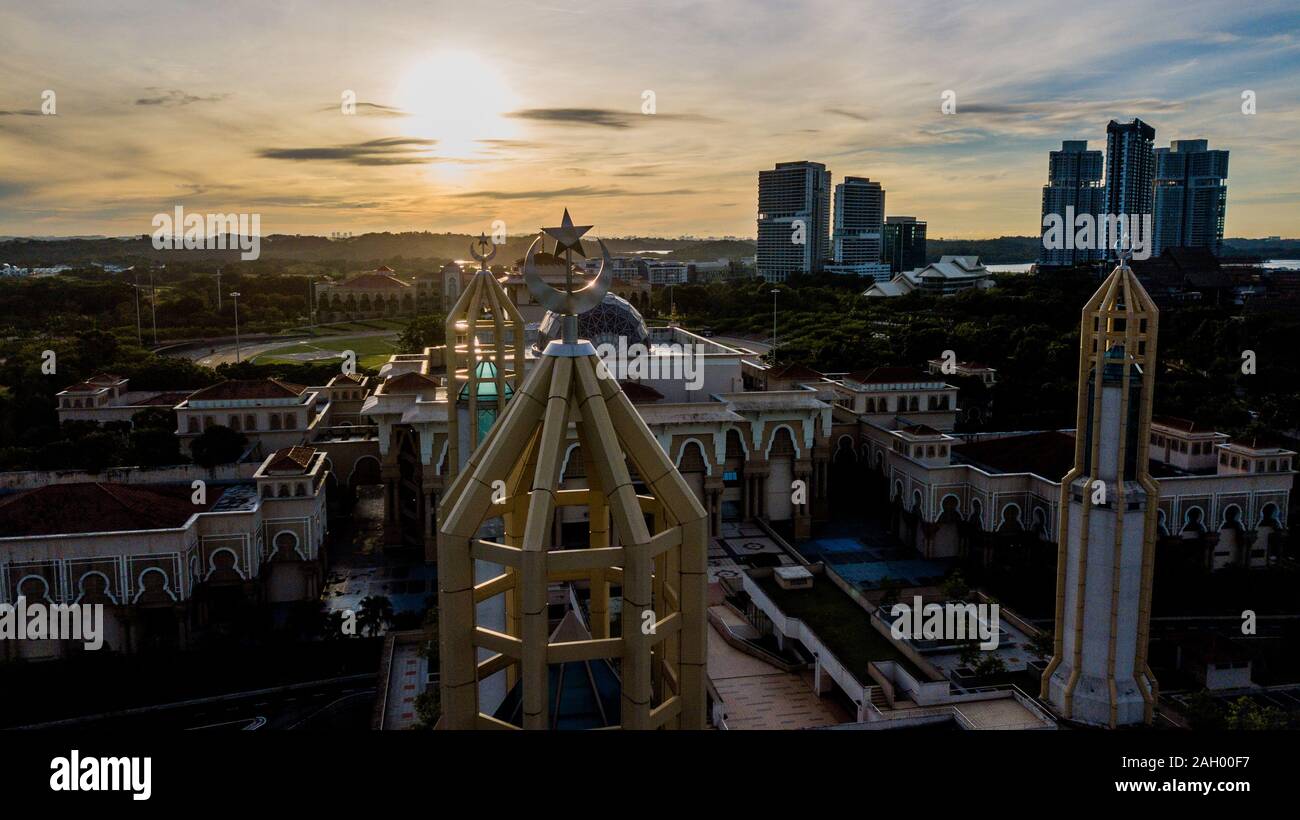 Beautiful landscape aerial view of sunrise at The Kota Iskandar Mosque ...