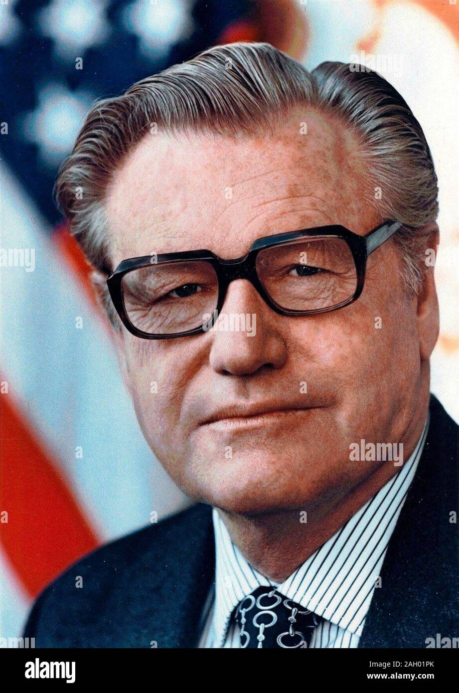 Nelson rockefeller 1975 hi-res stock photography and images - Alamy