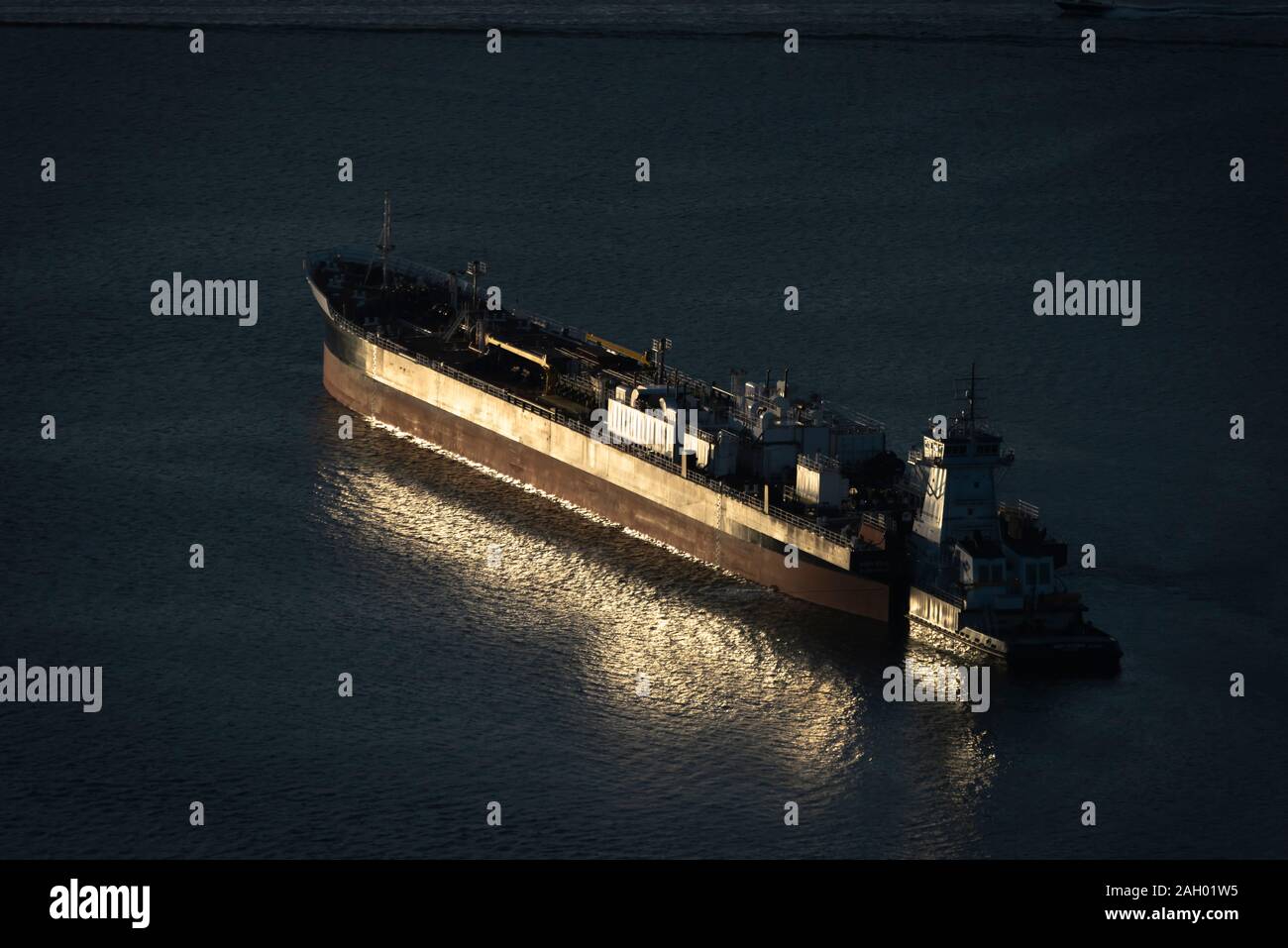 Ocean going tanker hi-res stock photography and images - Alamy