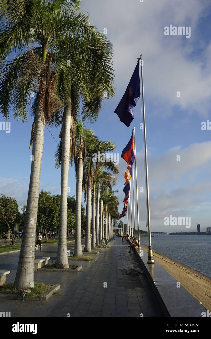 riverside path in Phnom Penh, Cambodia Stock Photo - Alamy