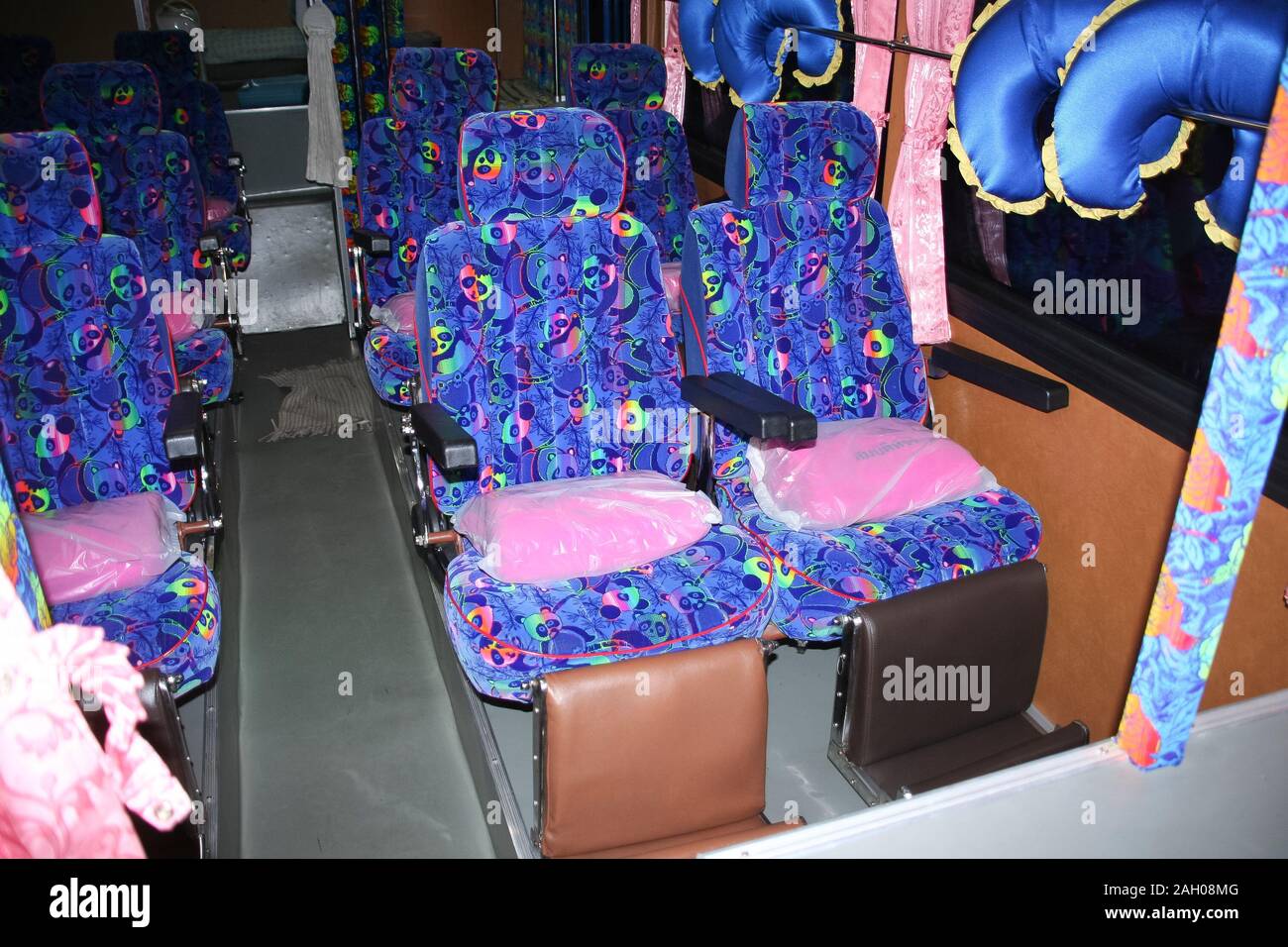 Sombat tour hi-res stock photography and images - Alamy