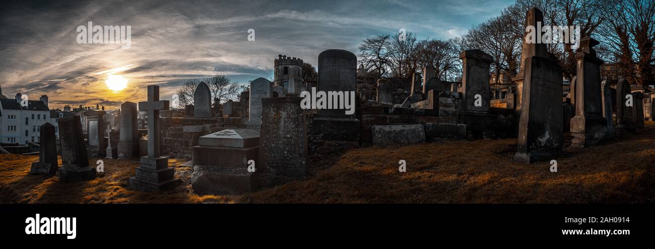 New grave headstone flowers hi-res stock photography and images - Alamy